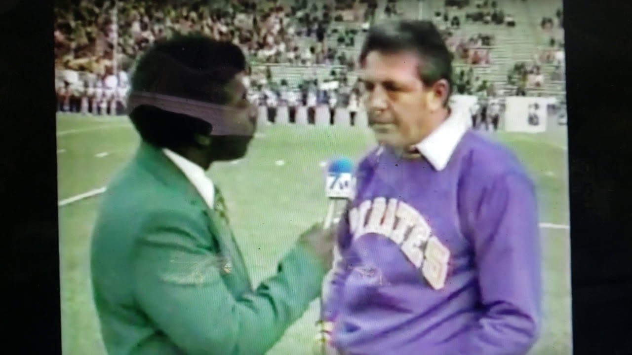 Coach Frank Orgel, Defensive Assistant under Coach Pat Dye, talks at ...