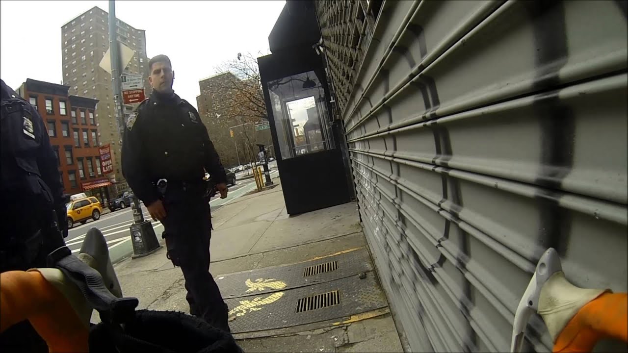 Pulled over on bike by Cop in NYC - YouTube