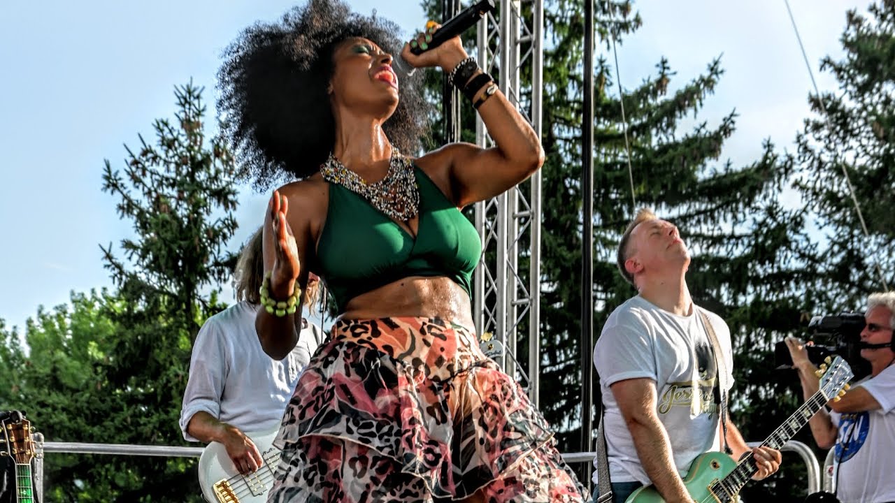 Jessie Wagner Singing Over and Over Live - YouTube