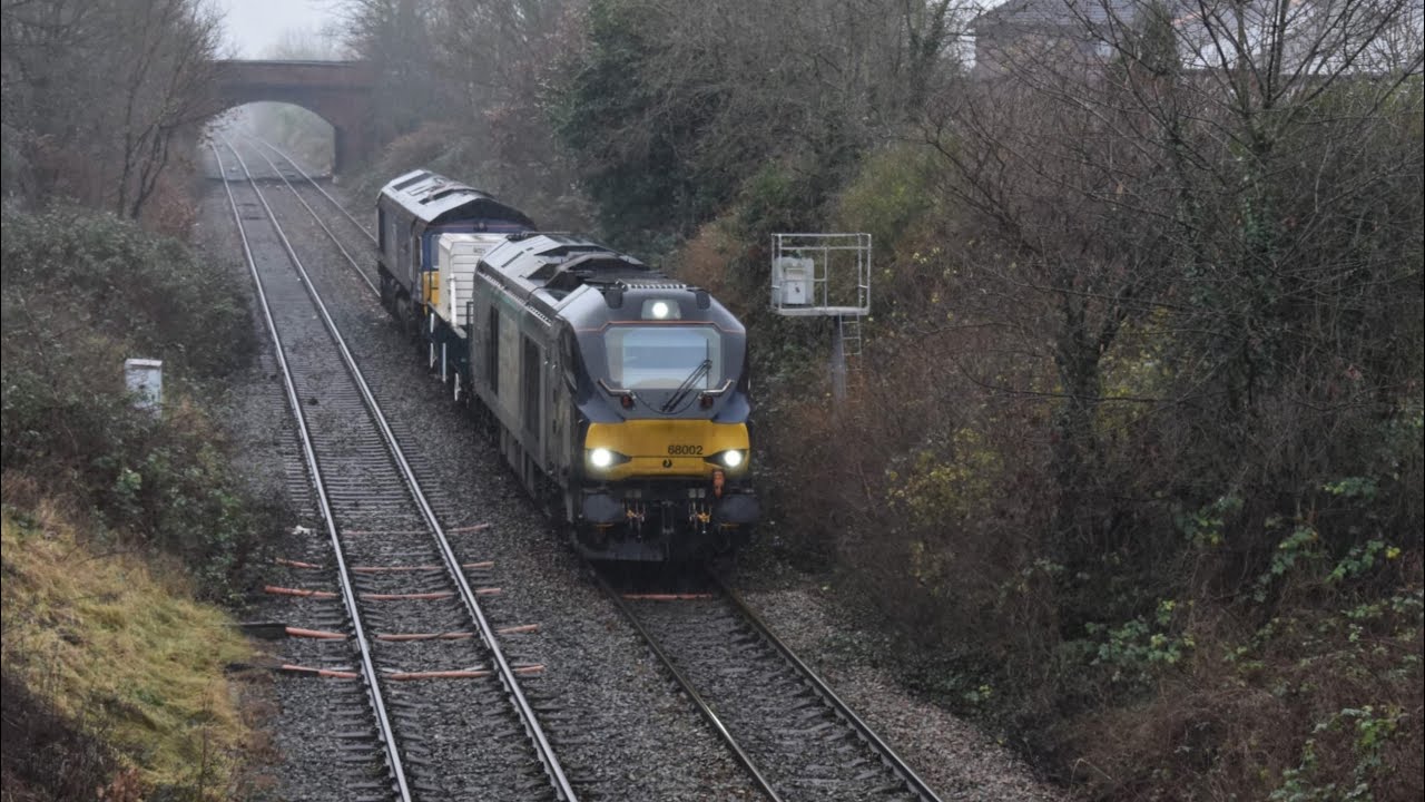 DRS Class 68 & 66 No's 68002 TnT 66428 on 6Z79 Crewe Coal Sdgs - Leeds ...
