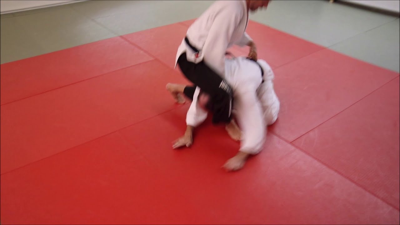 Judo-Technik: Hasami-jime als Wettkampf-taugliche Variante! - YouTube