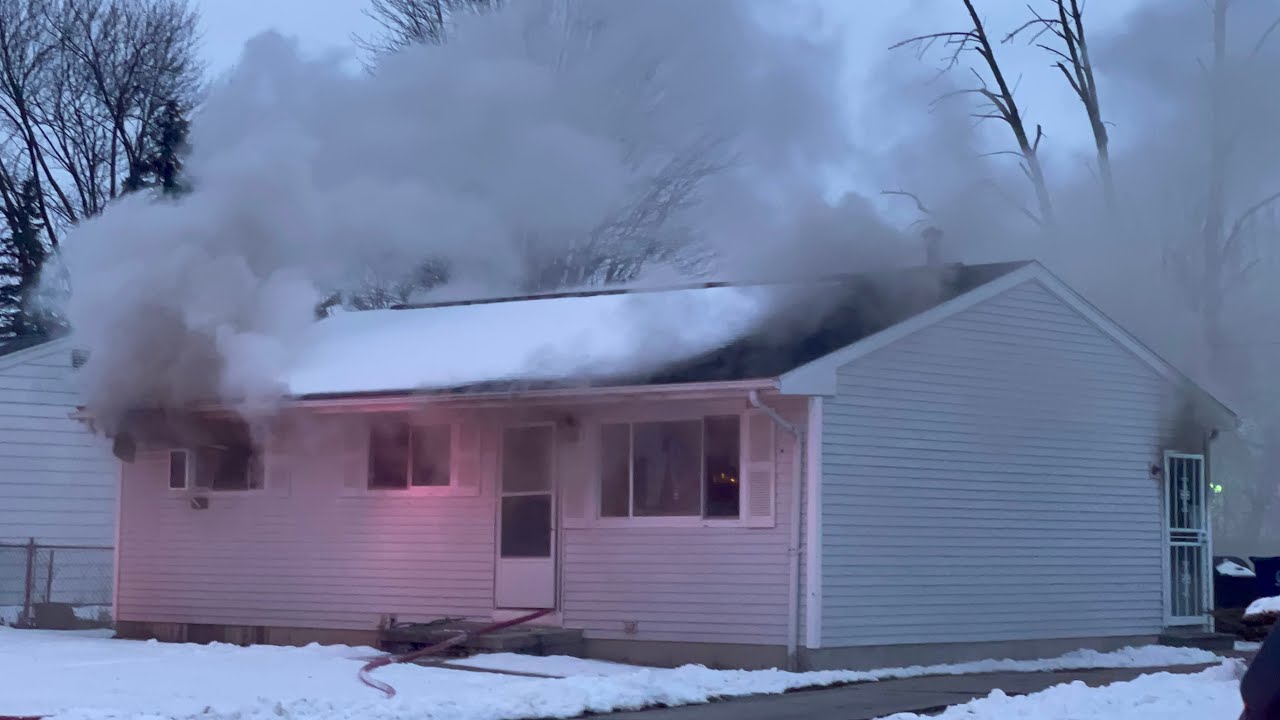 Buena Vista MI (OCCUPIED RESIDENTIAL STRUCTURE FIRE) Scene - YouTube