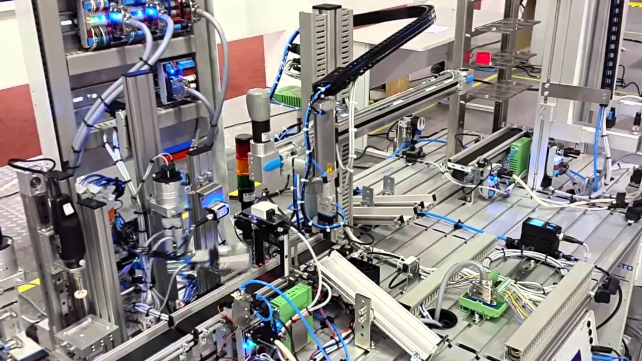 WorldSkills São Paulo 2015 Mechatronics - YouTube