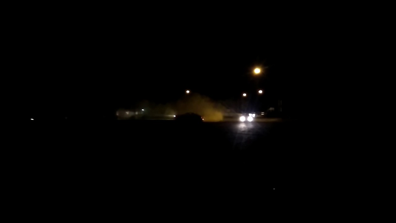 R32 rb26det gtr and a31 cef 25de skids - YouTube