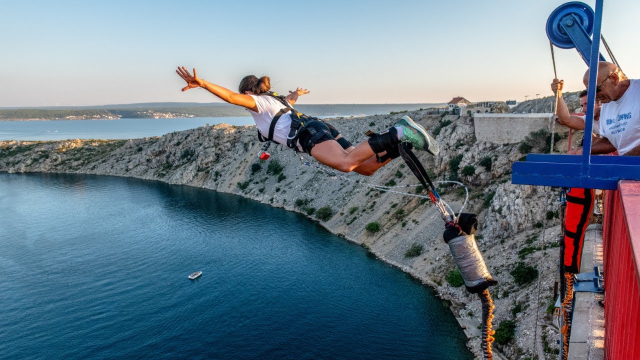 Abenteuer Bungee Jumping - YouTube