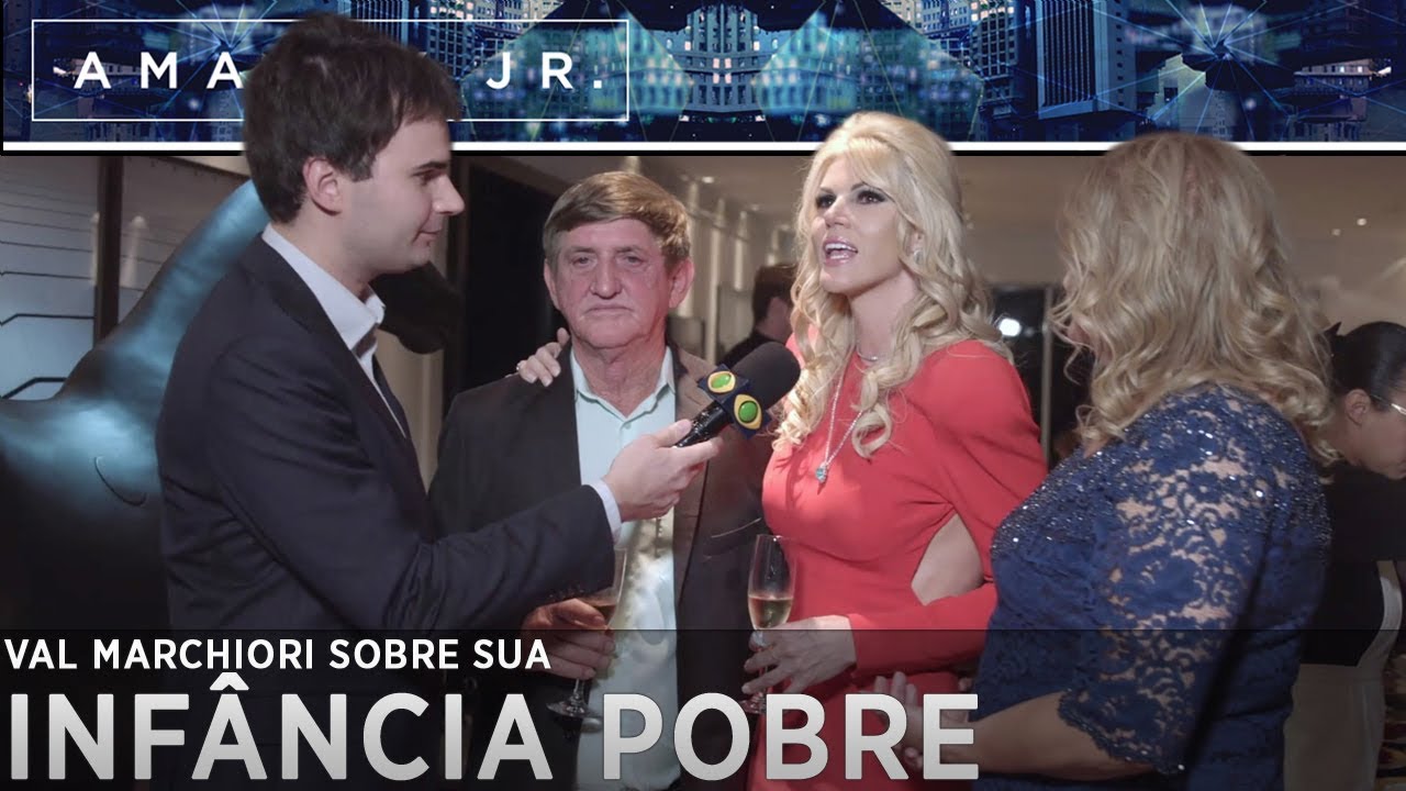 Ao lado dos pais, Val se emociona ao falar da infância difícil - YouTube