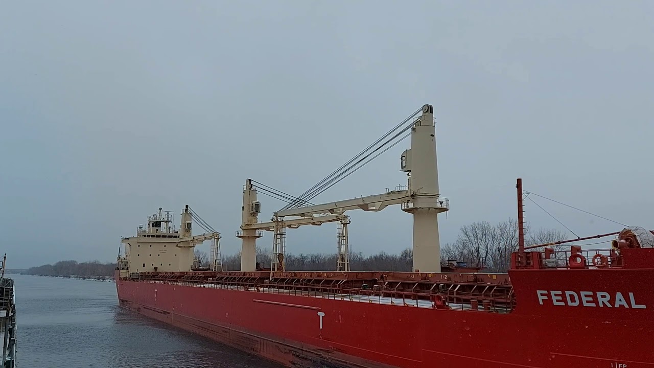 Shipspotting Canada | Amazing passing at canal | Huge bulk Carrier ...