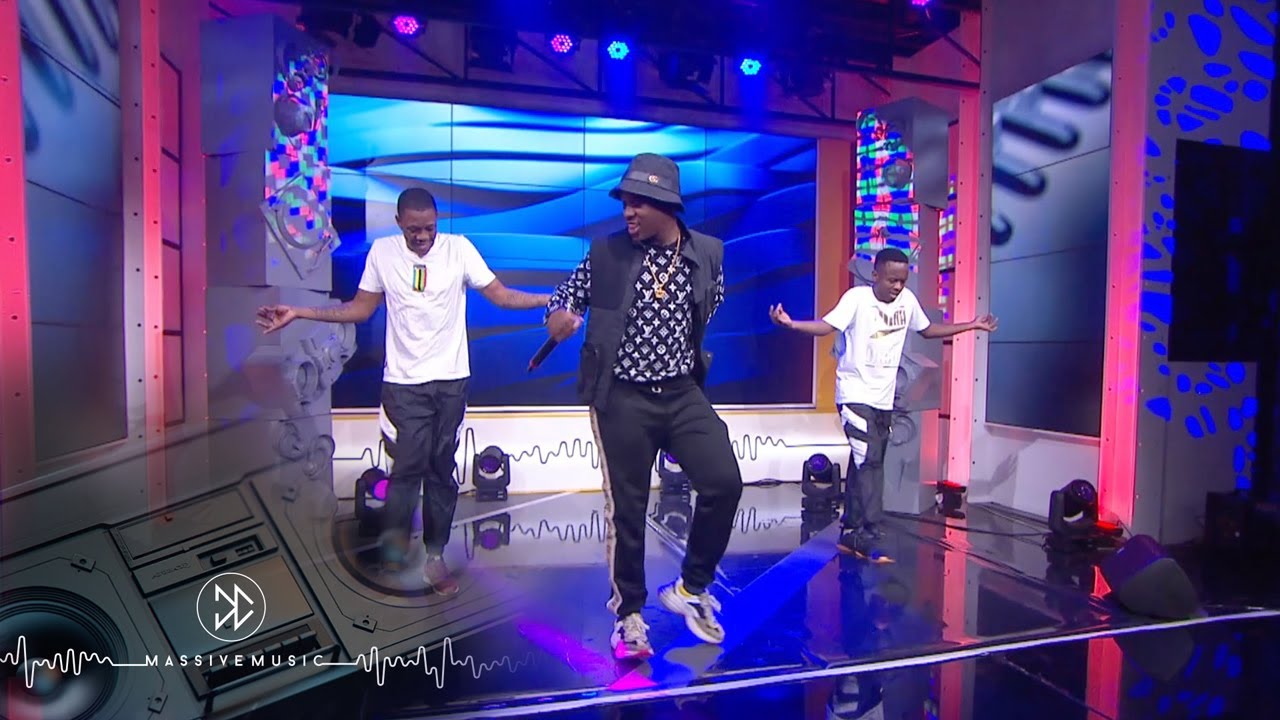 Andile Performs ‘Umcimbi’ — Massive Music | Channel O - YouTube