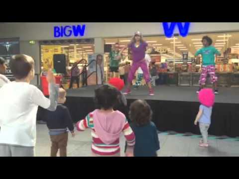 Zumba Kids with Mal Zaki "I like to move it" - YouTube