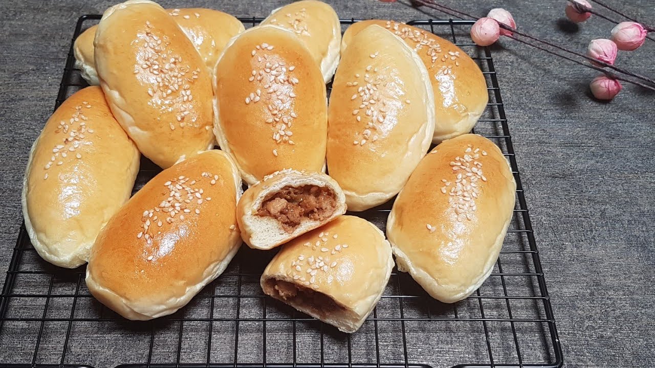 Roti Bakso ayam super lembut oven tangkring / Chicken meatball bread ...