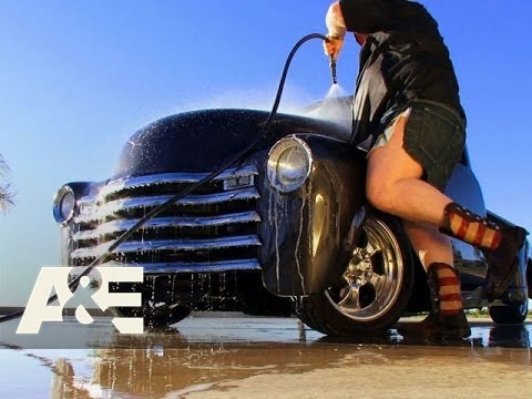 Storage Wars: Dan and Laura Bring Sexy Back (S7) | A&E - YouTube