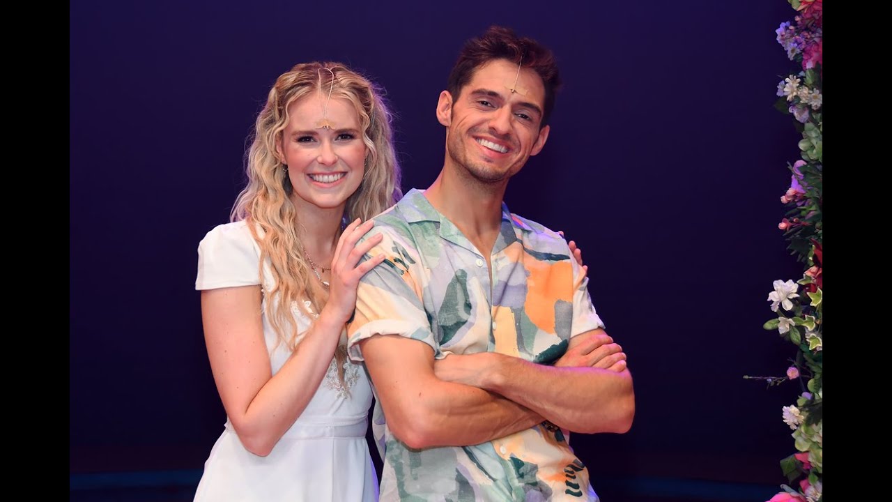 Première Helle Vanderheyden & Matthew Michel - Mamma Mia! - YouTube