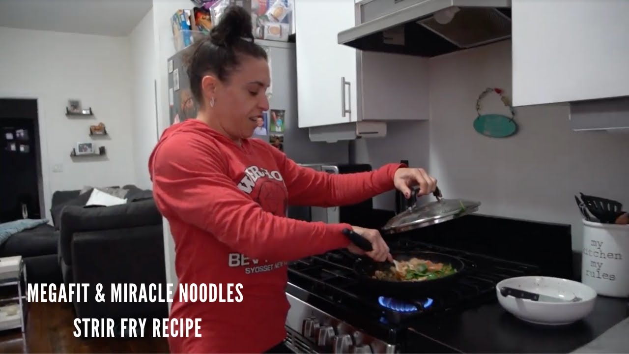 One of my favorite meals with Megafit Chicken & Miracle Noodles - YouTube