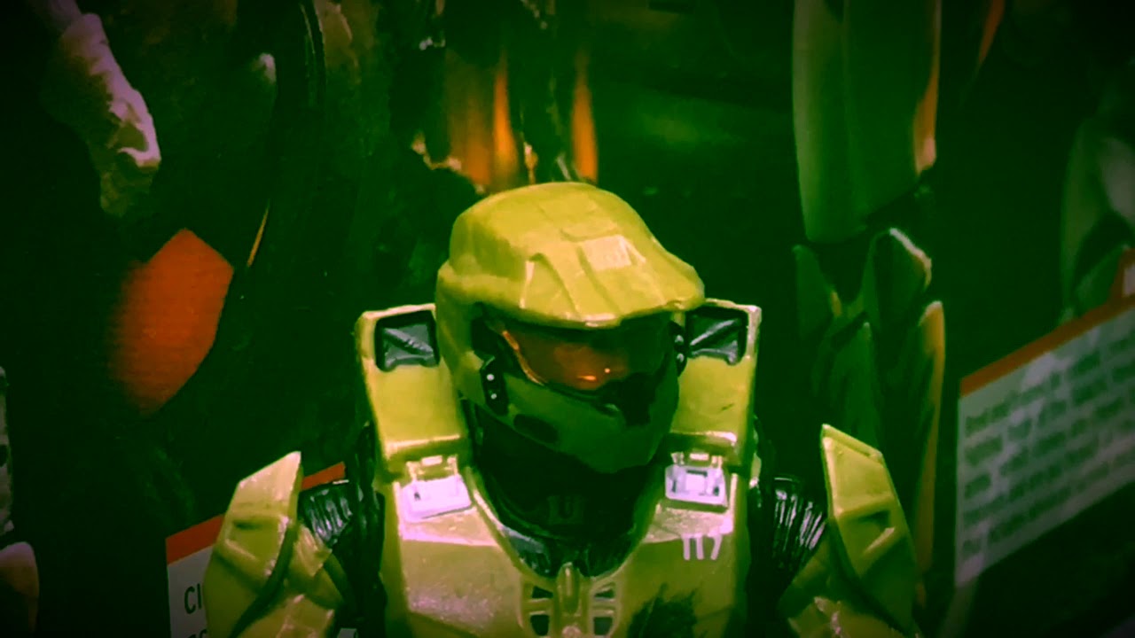 Master Chief VS The Mandalorian - YouTube