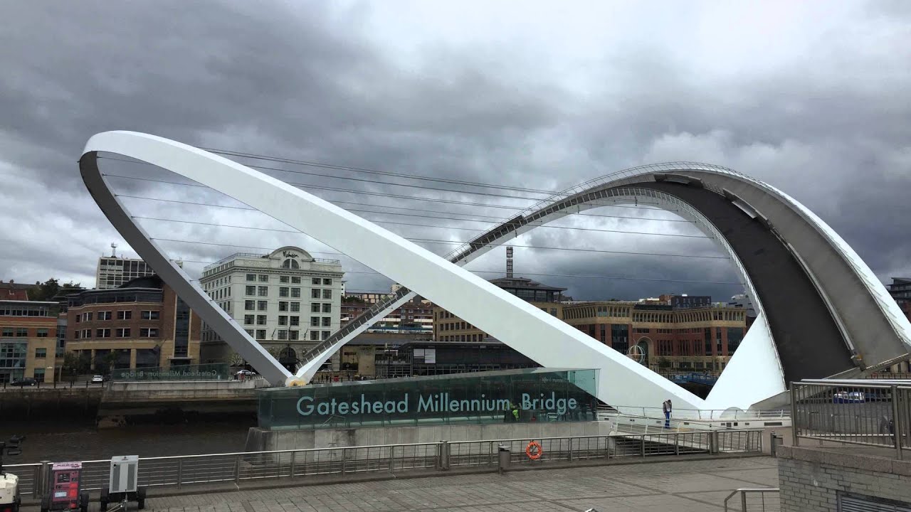 Gateshead / Newcastle Millennium Bridge Opening Time Lapse - YouTube