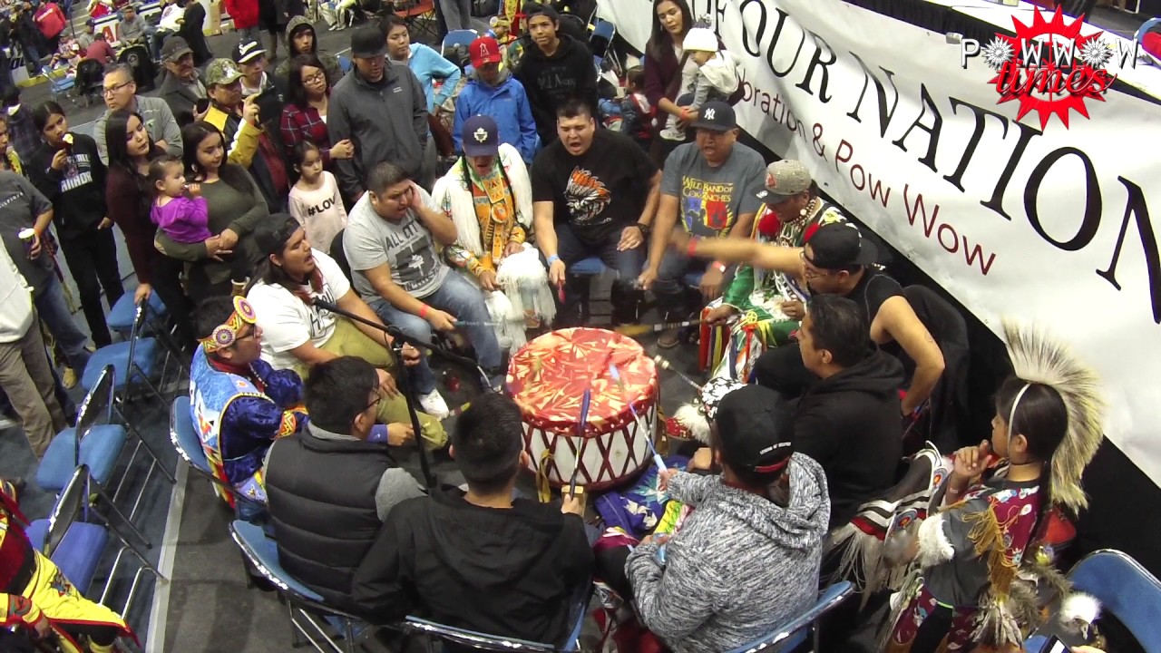 Northern Cree Singers @ Saskatoon FSIN Powwow 2016 - YouTube