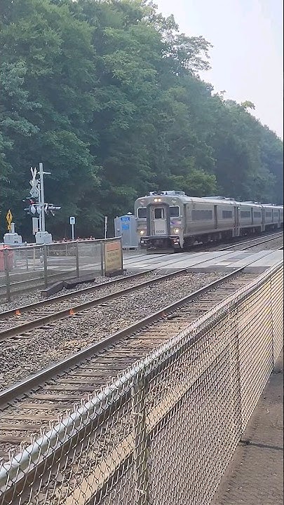 NJT Comet V Cab Car #6080 Restricted K5LA Horn (Crossing Sequence) - YouTube