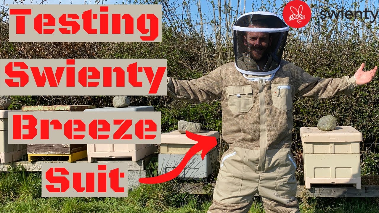 Reviewing Swienty Breeze Beekeeping Suit - YouTube
