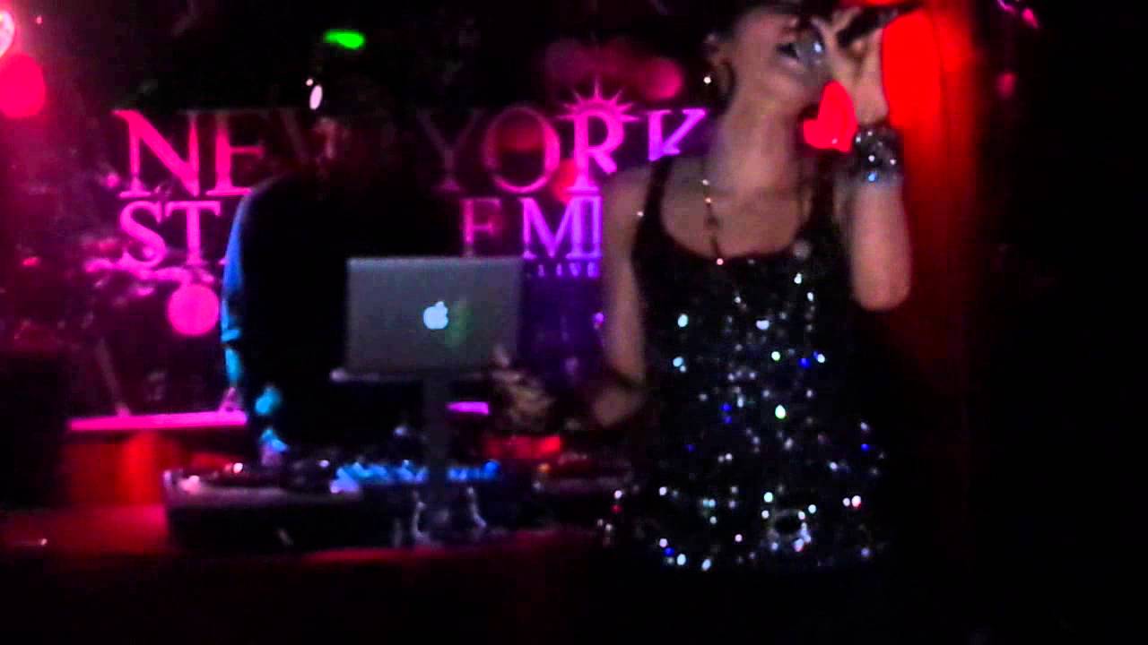 New York State of Mind (2/20/2014) - Singer Aki - YouTube