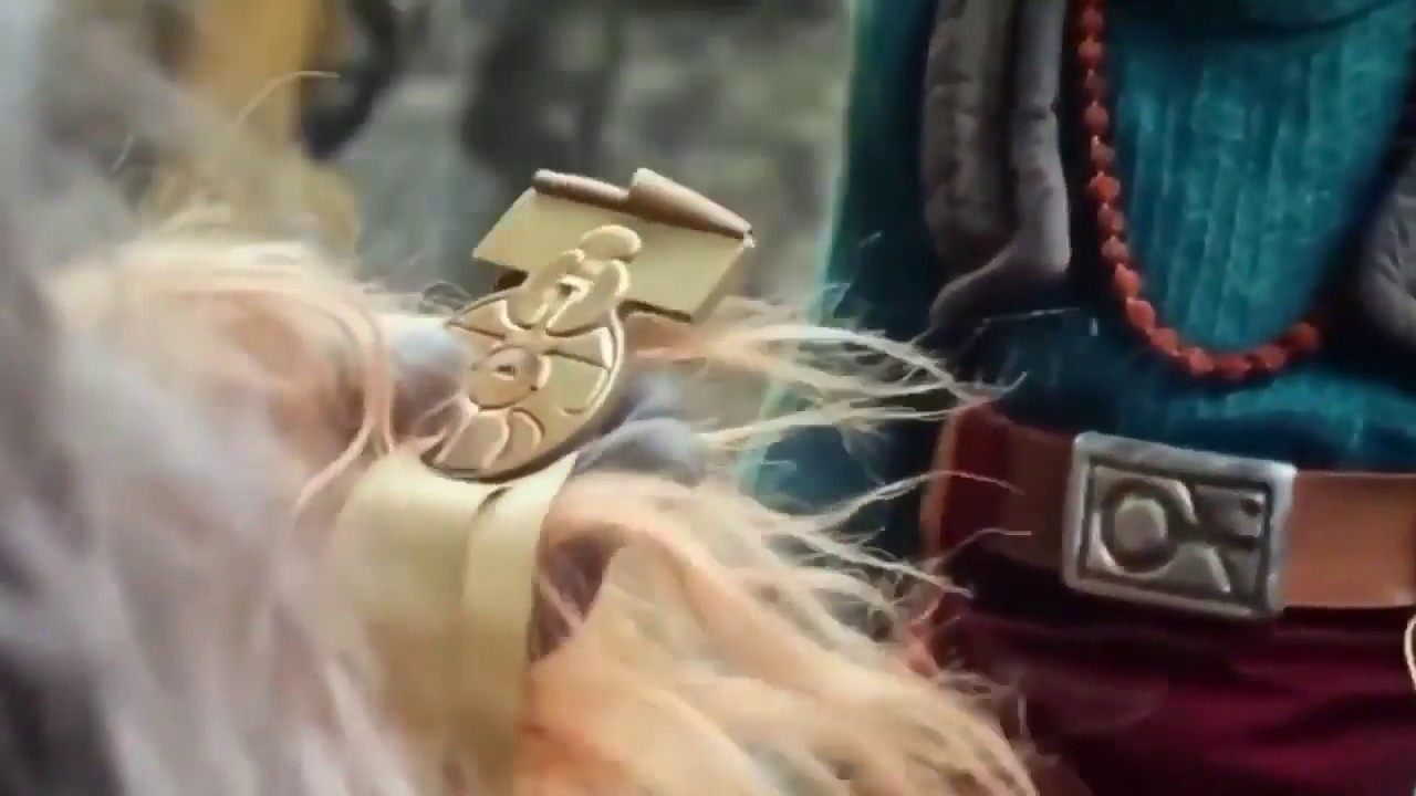Chewbacca Receives Medal Of Honour - YouTube