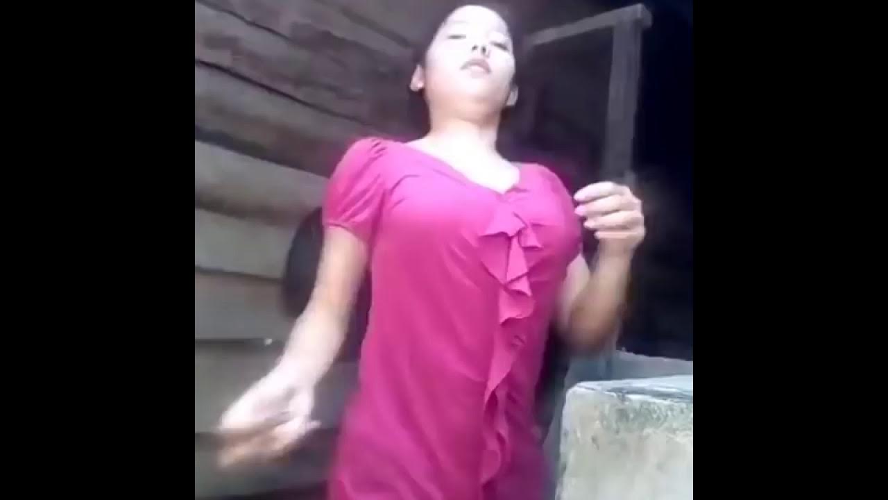 NGINTIP TANTE MANDI!!! - YouTube