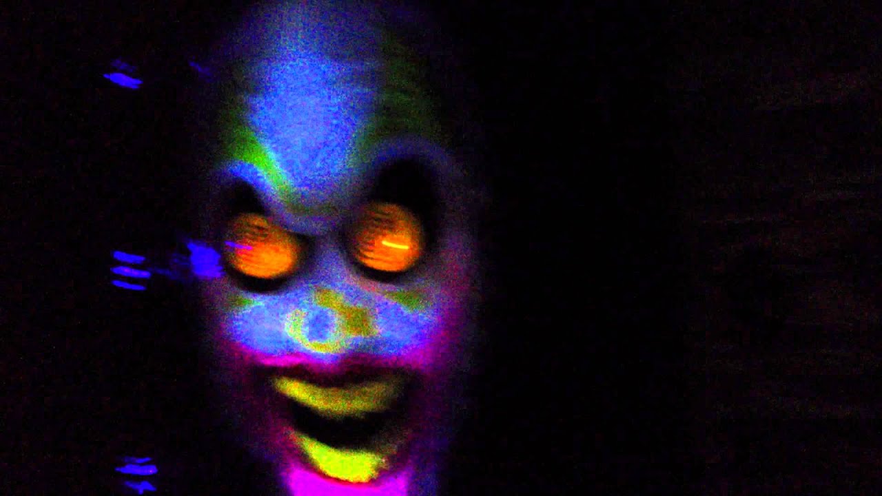 Animated Scary Clown Mirror Halloween Prop (Dark Light) - YouTube