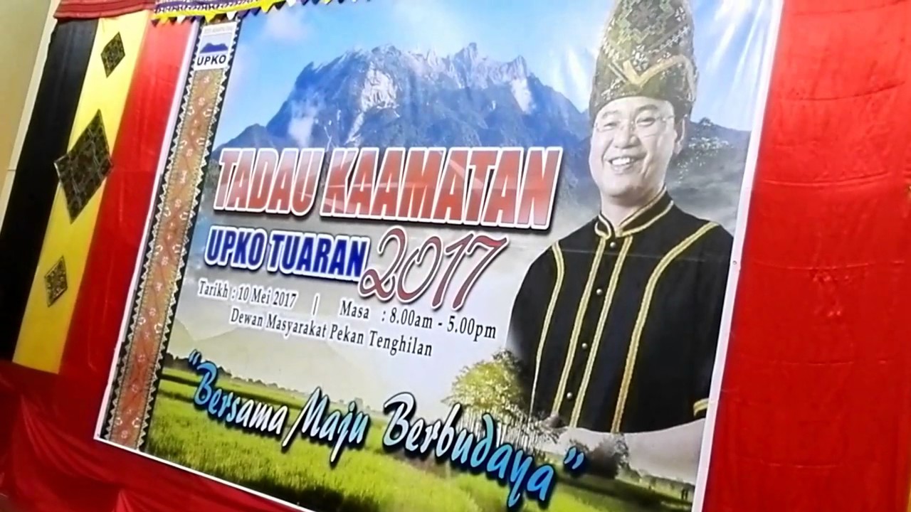 YB DSP Wilfred Madius Tangau semasa Kaamatan UPKO Tuaran 2017 di Dewan ...