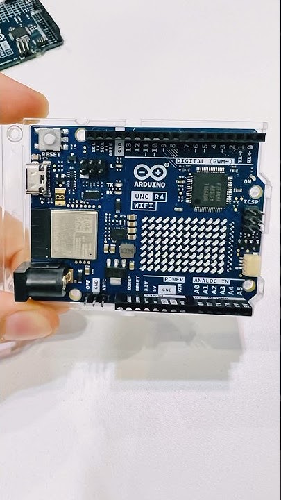 What's new in Arduino UNO R4? LED Array + USB-C, 24V Power Input - YouTube