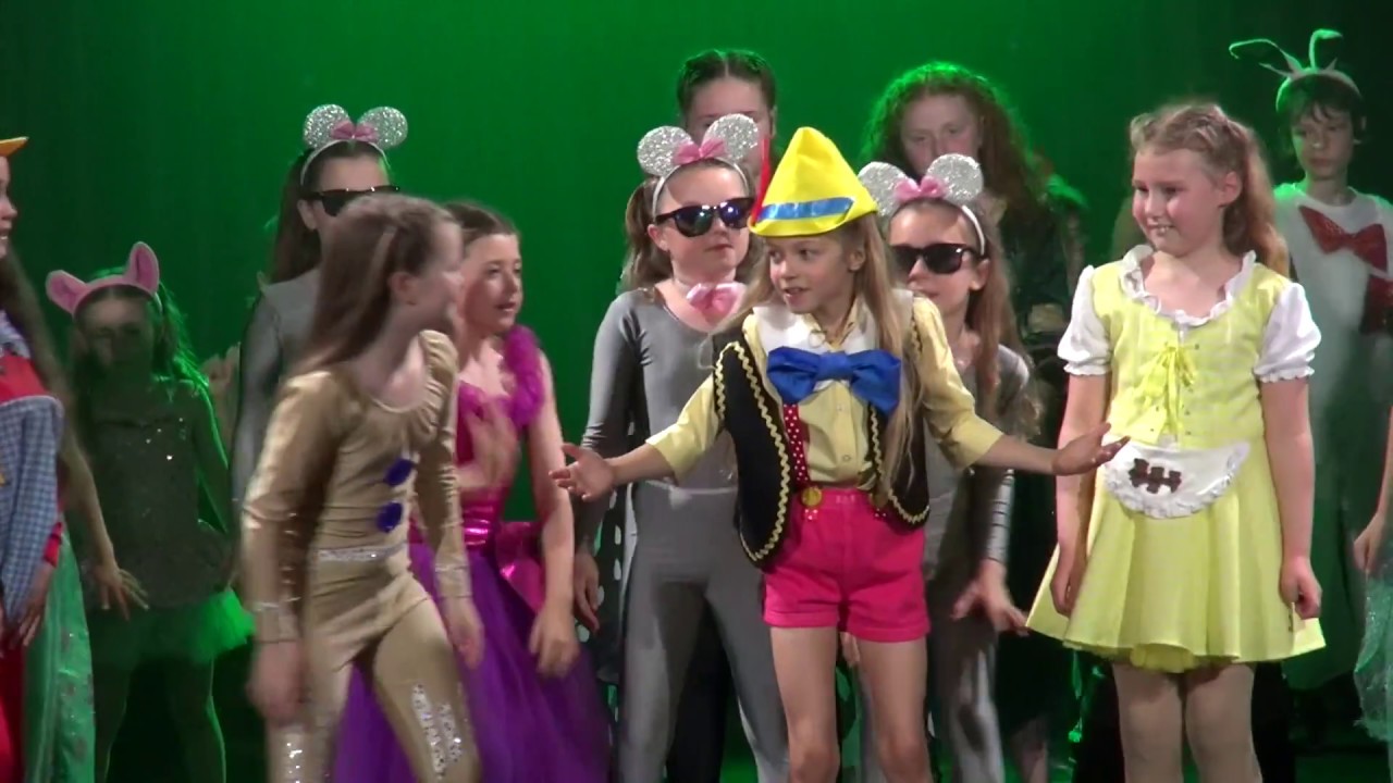 Singer Stage School - Showcase 2018 - Musical Theatre - YouTube