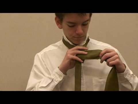 How To Tie a Tie | Victoria Knot | 2tieatie.com - YouTube
