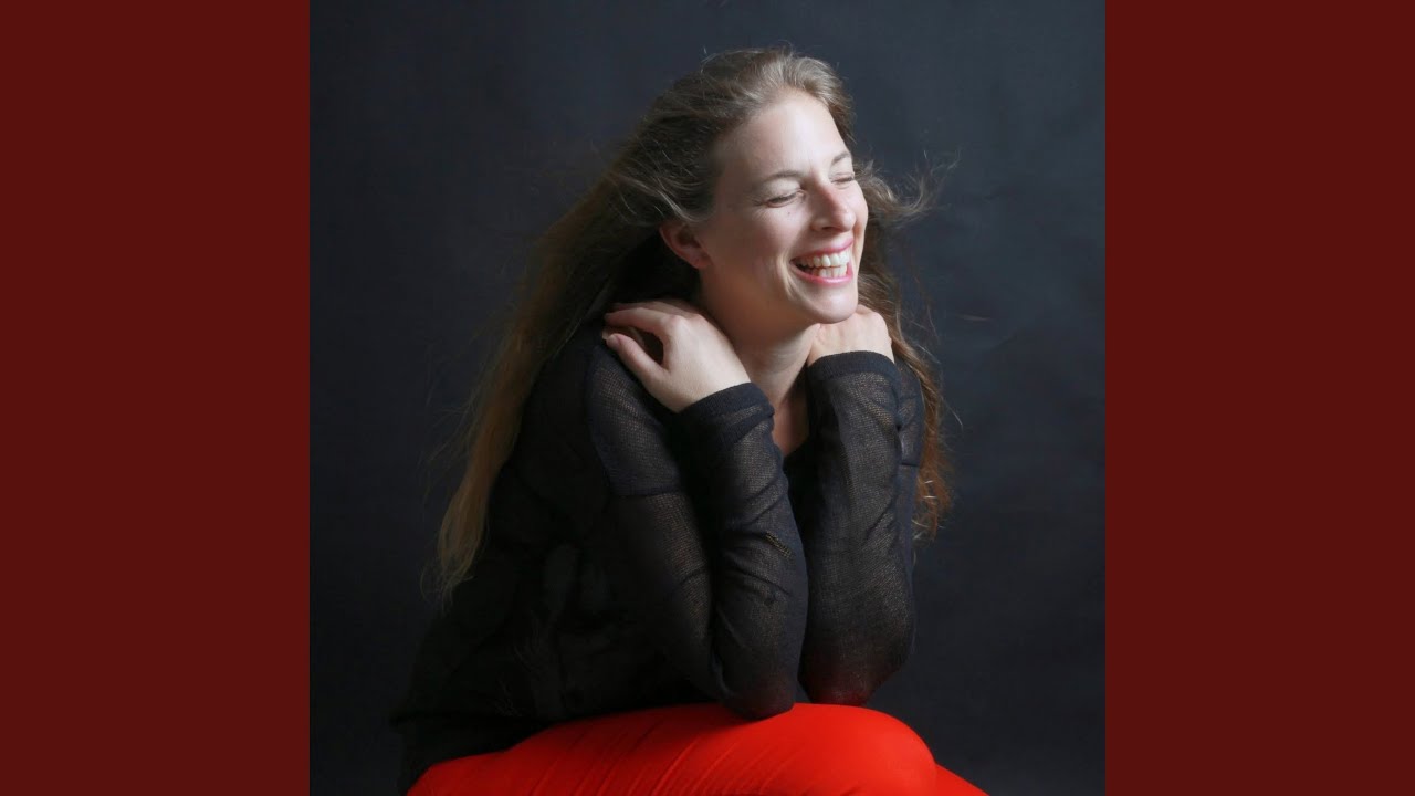 בת כמה את (feat. Chen Levi) - YouTube