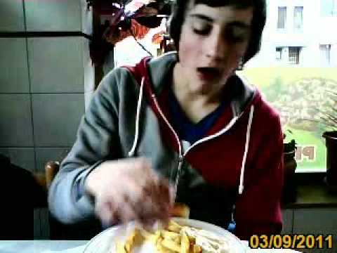 Pommes essen