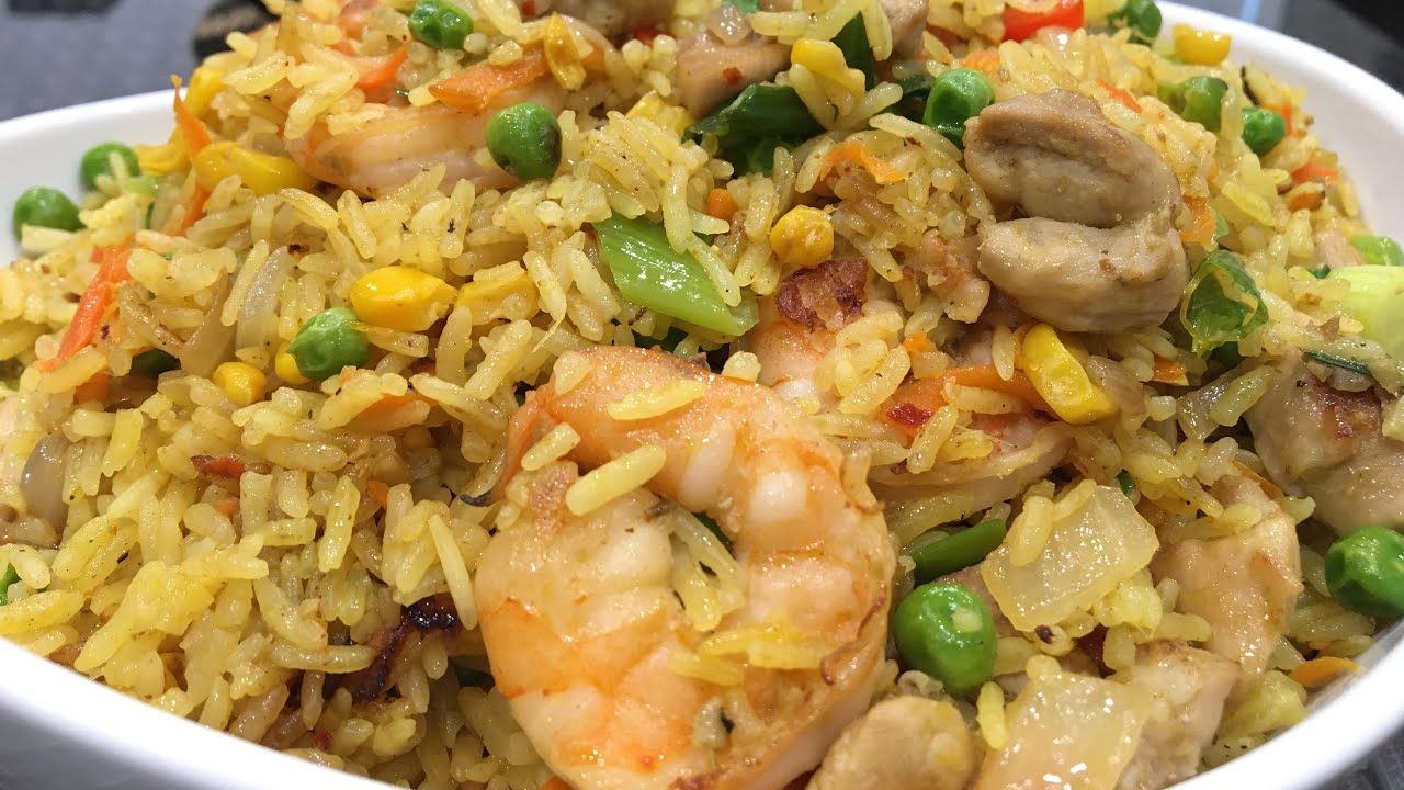 HOW TO COOK THE BEST CHICKEN AND SHRIMP FRIED RICE - YouTube