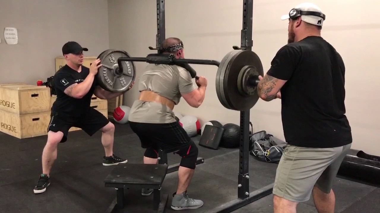 SSB box squats 3RM - YouTube