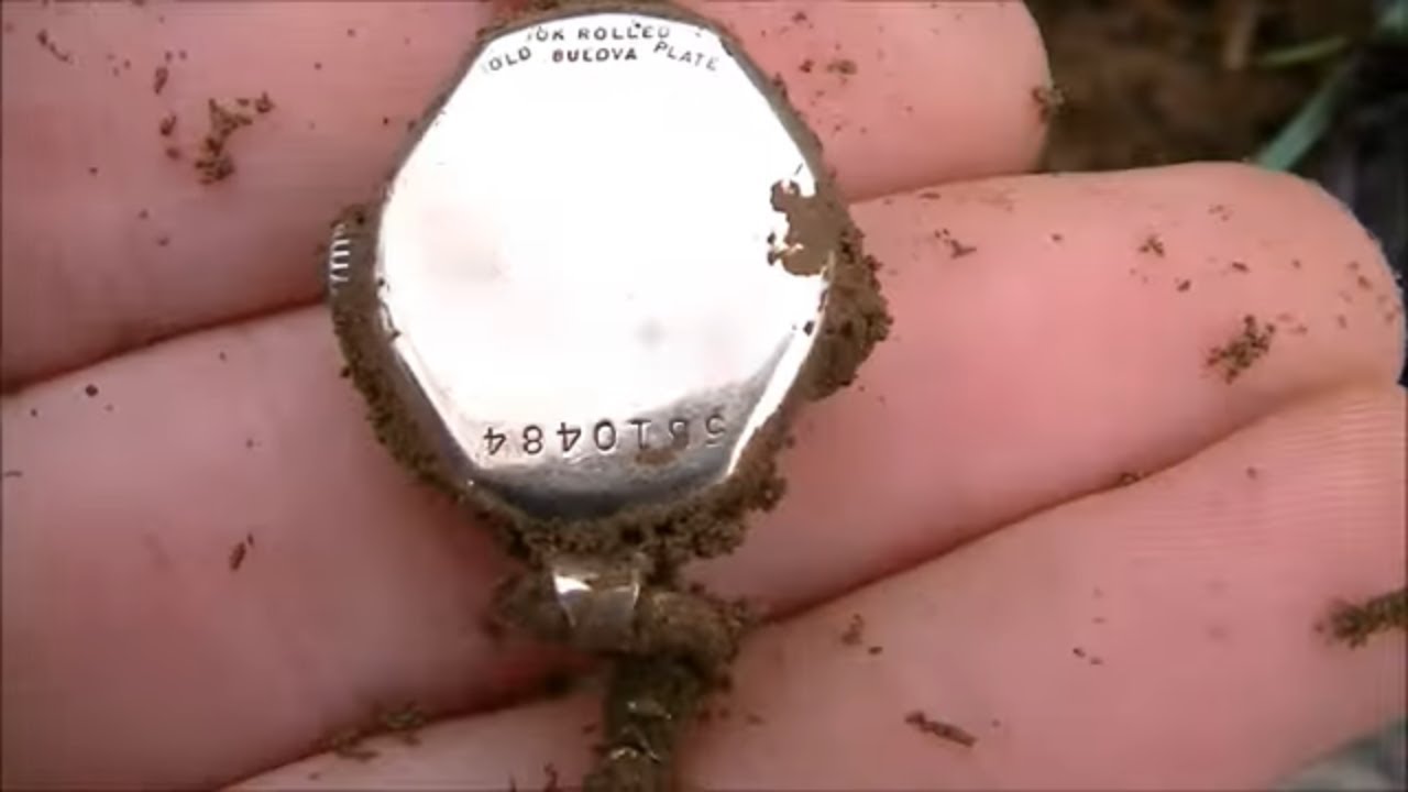 TREASURE FOUND! MONSTER HOARD IN LAWN OF DREAMS PART 3 Metal Detecting ...