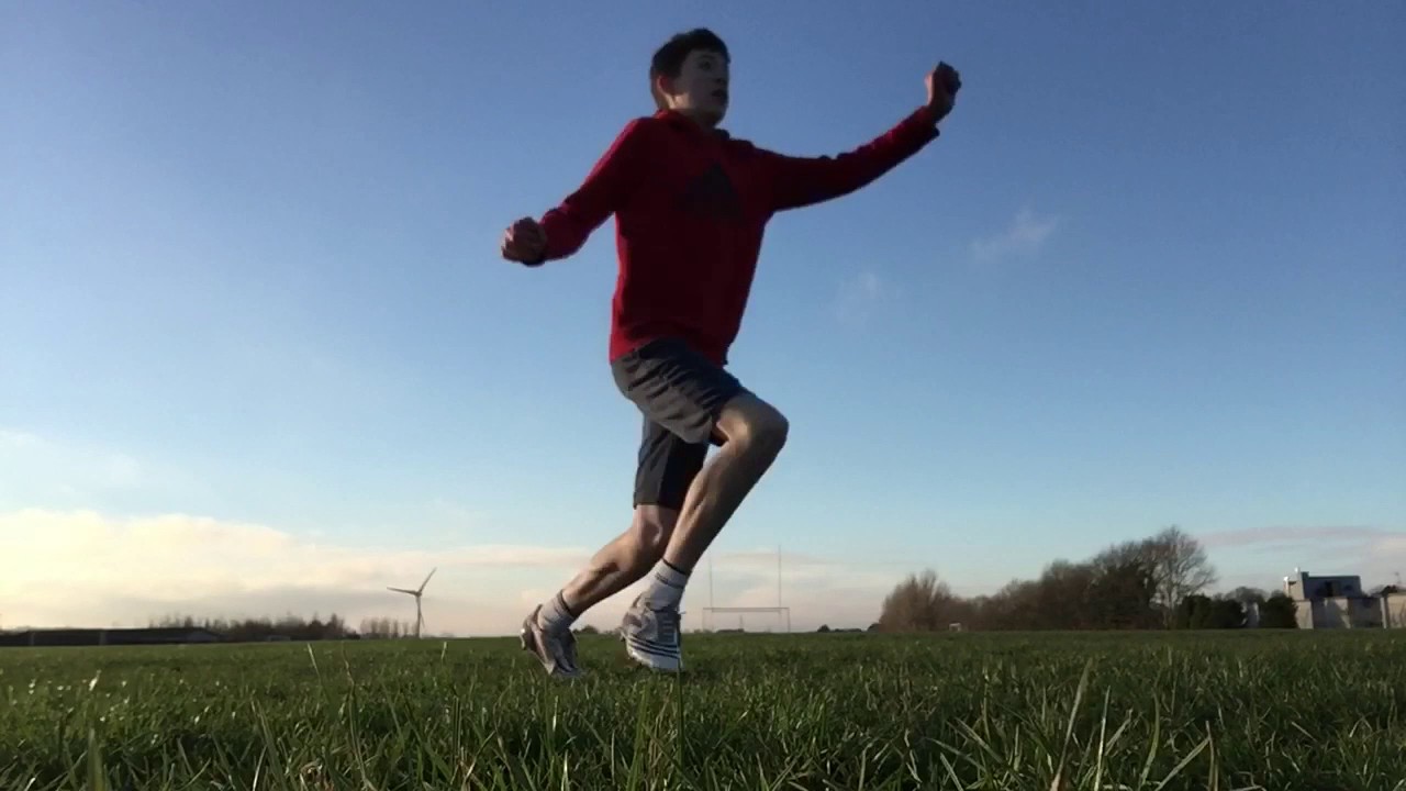 100 KICK-UPS?!?!?! KICK UP CHALLENGE - YouTube