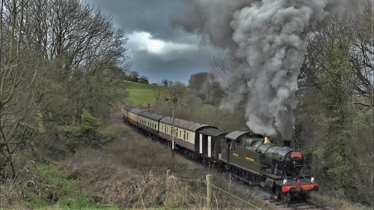 5239 'Goliath' - East Somerset Railway Santa Specials 2019 - YouTube