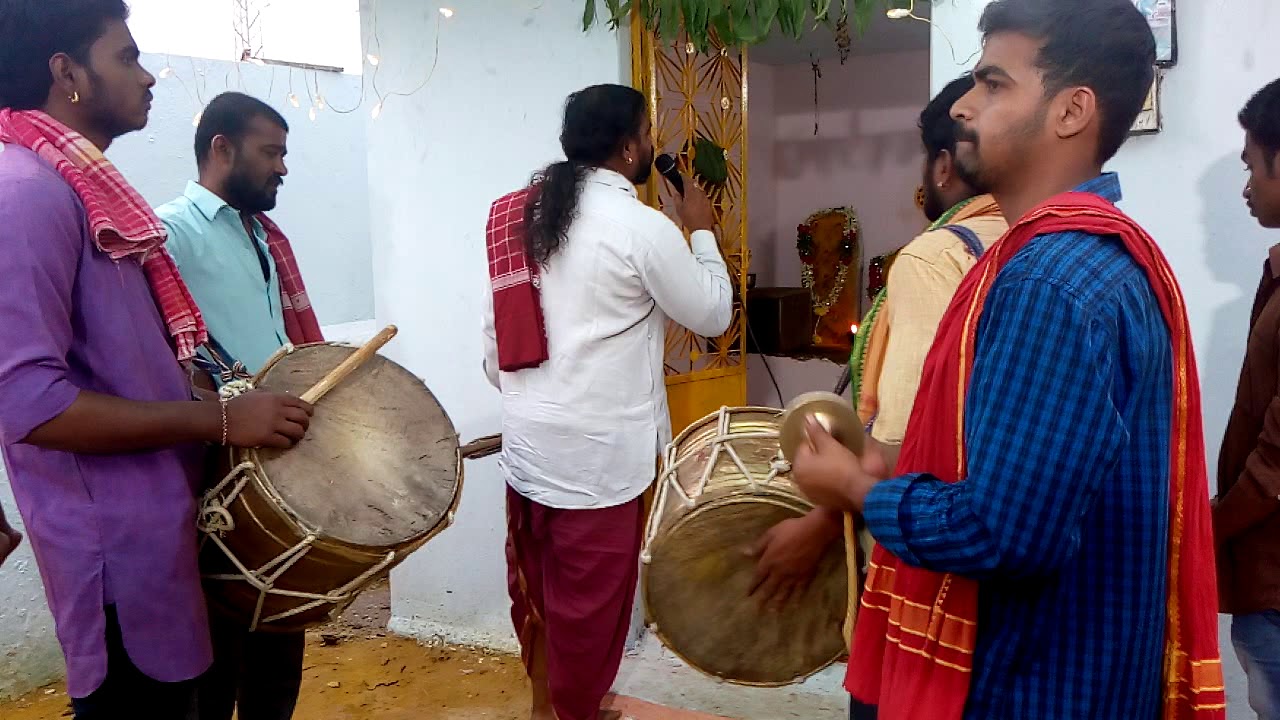 New yellamma song janne oggu mallesh - YouTube
