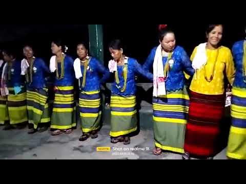 Adi ponung dance at the celebration of Soling festival. - YouTube