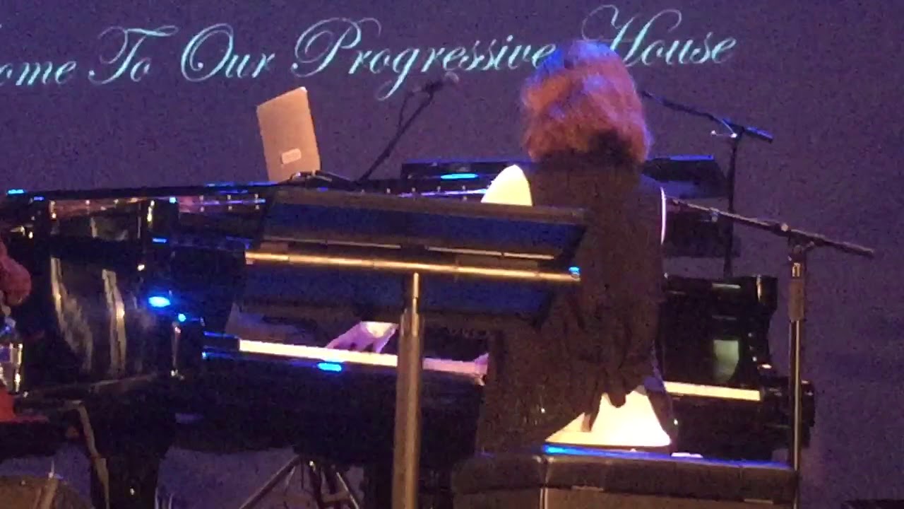 Rachel Flowers performing Goes To Eleven at ProgStock 2017 10/13/17 ...