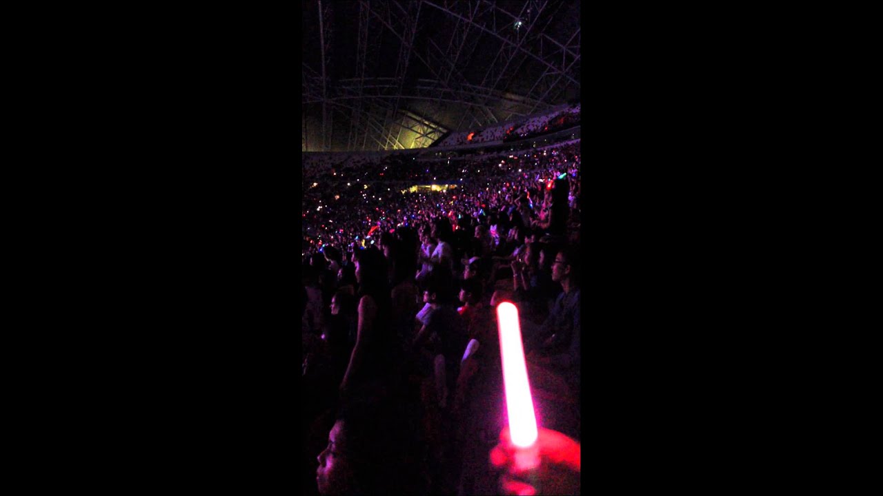 colourful light sticks - One Direction OTRA Singapore 110315 - YouTube