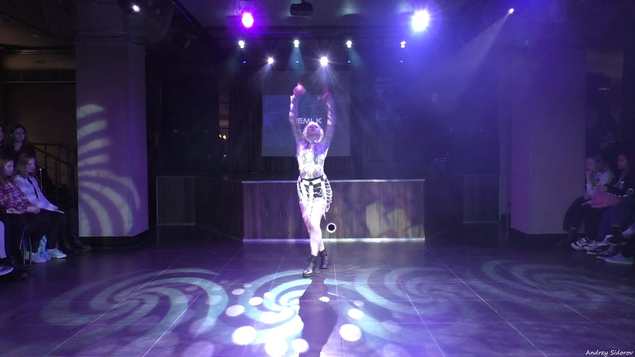 DEMI K - AleXa - Bomb - YouTube