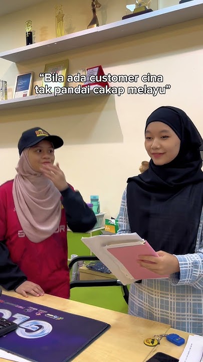 Kebetulan ada staff melayu yang boleh cakap cina... - YouTube