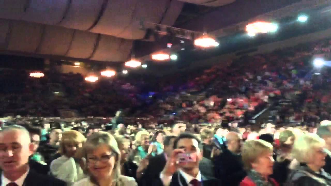 Moscow Crowd of 12,000 - YouTube