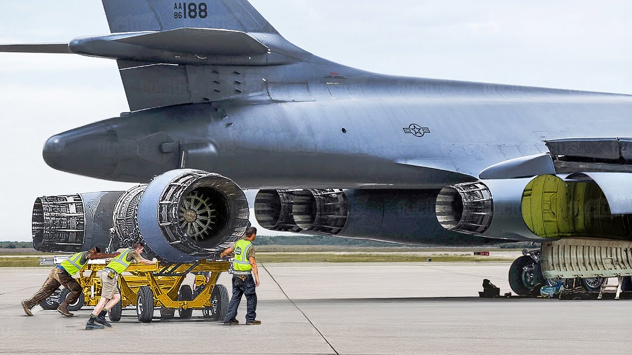 Changing Monstrously Powerful Engines of the Gigantic US B1 Lancer ...