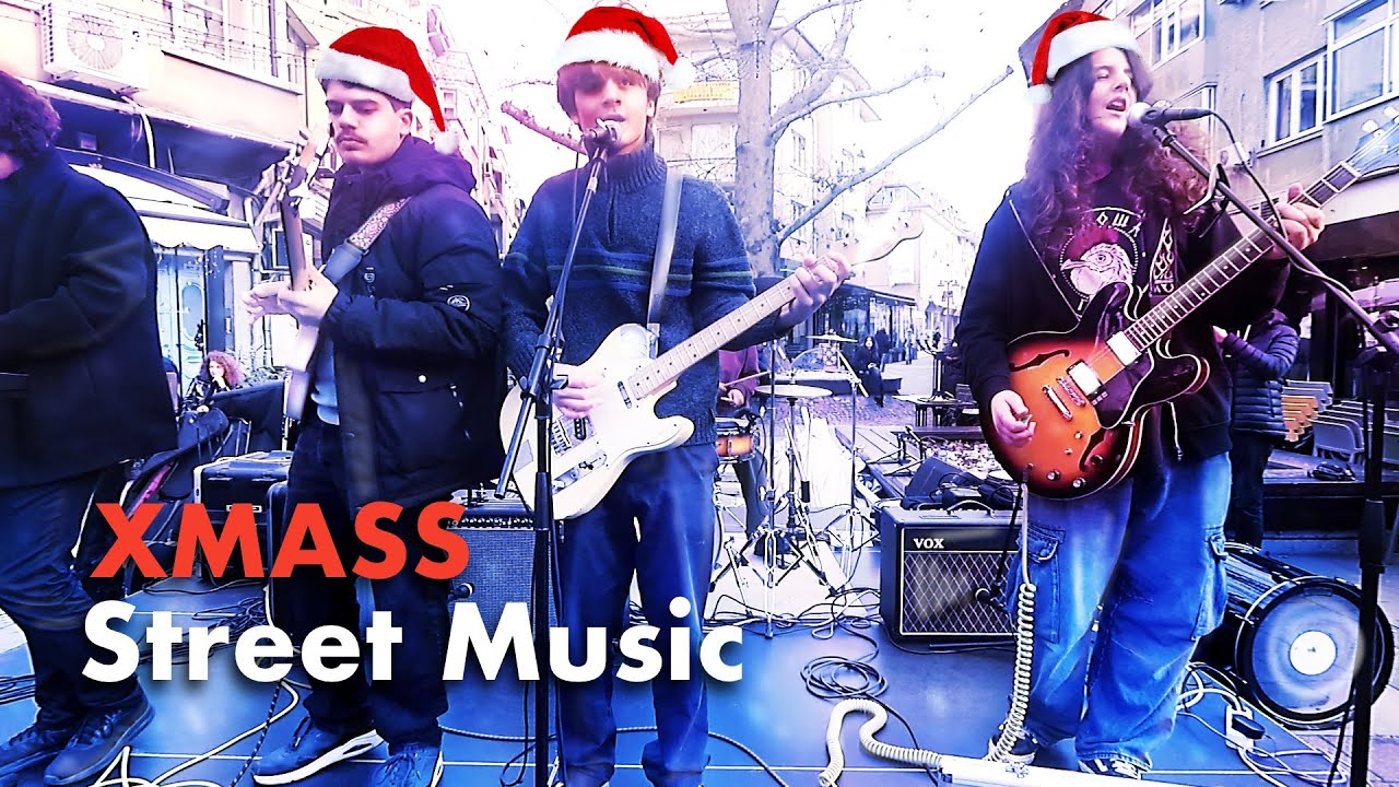 Christmas Street Musicians | Burgas, Bulgaria | #MobyLife - YouTube