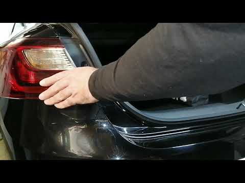 RENAULT MEGANE IV 4 _ naprawa stopu, wymiana żarówki