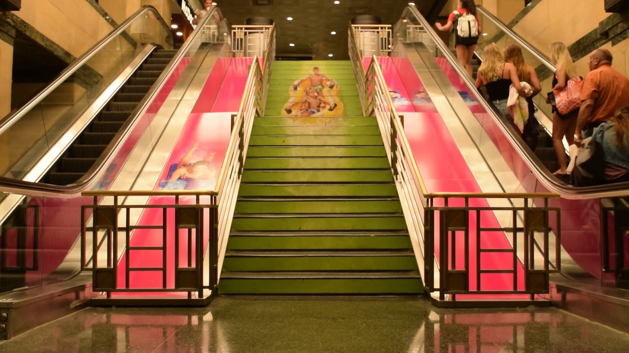 Wisconsin Dells Dominates Union Station - YouTube