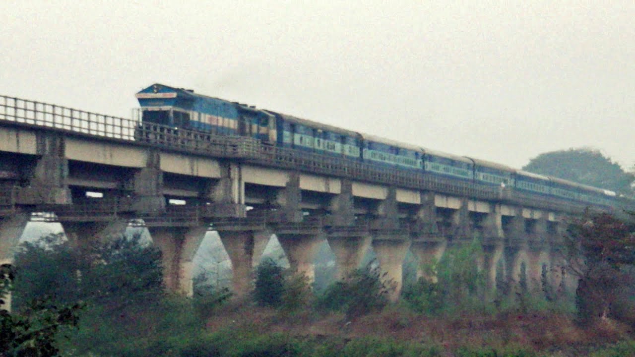MARUSAGAR Express Thundering Over KONKAN's First Viaduct - YouTube