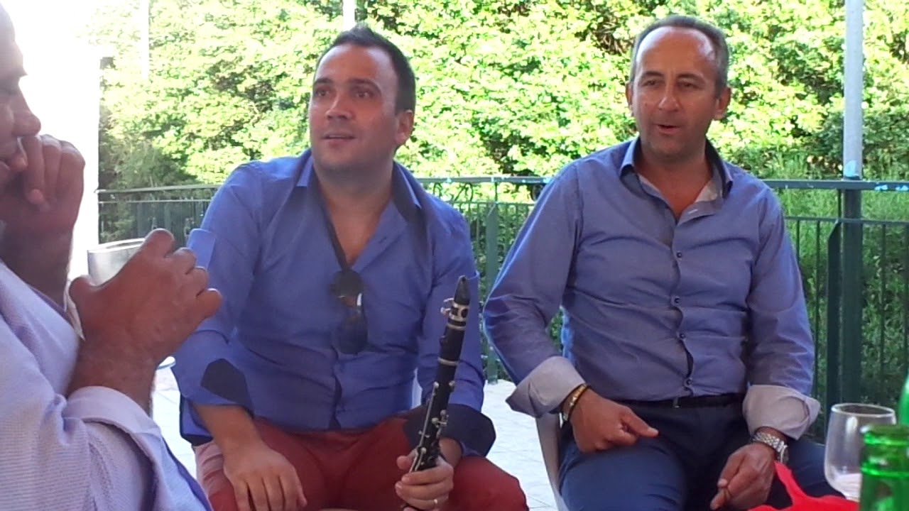 ΑΡΙΣΤΟΣ ΚΩΝΣΤΑΝΤΙΝΟΠΟΥΛΟΣ-ΤΣΙΑΓΓΟΥΡΗΣ- ΣΤΟ ΤΡΑΠΕΖΙ-ΕΝΑΣ ΔΙΑΒΑΤΗΣ ΣΤΗ ...